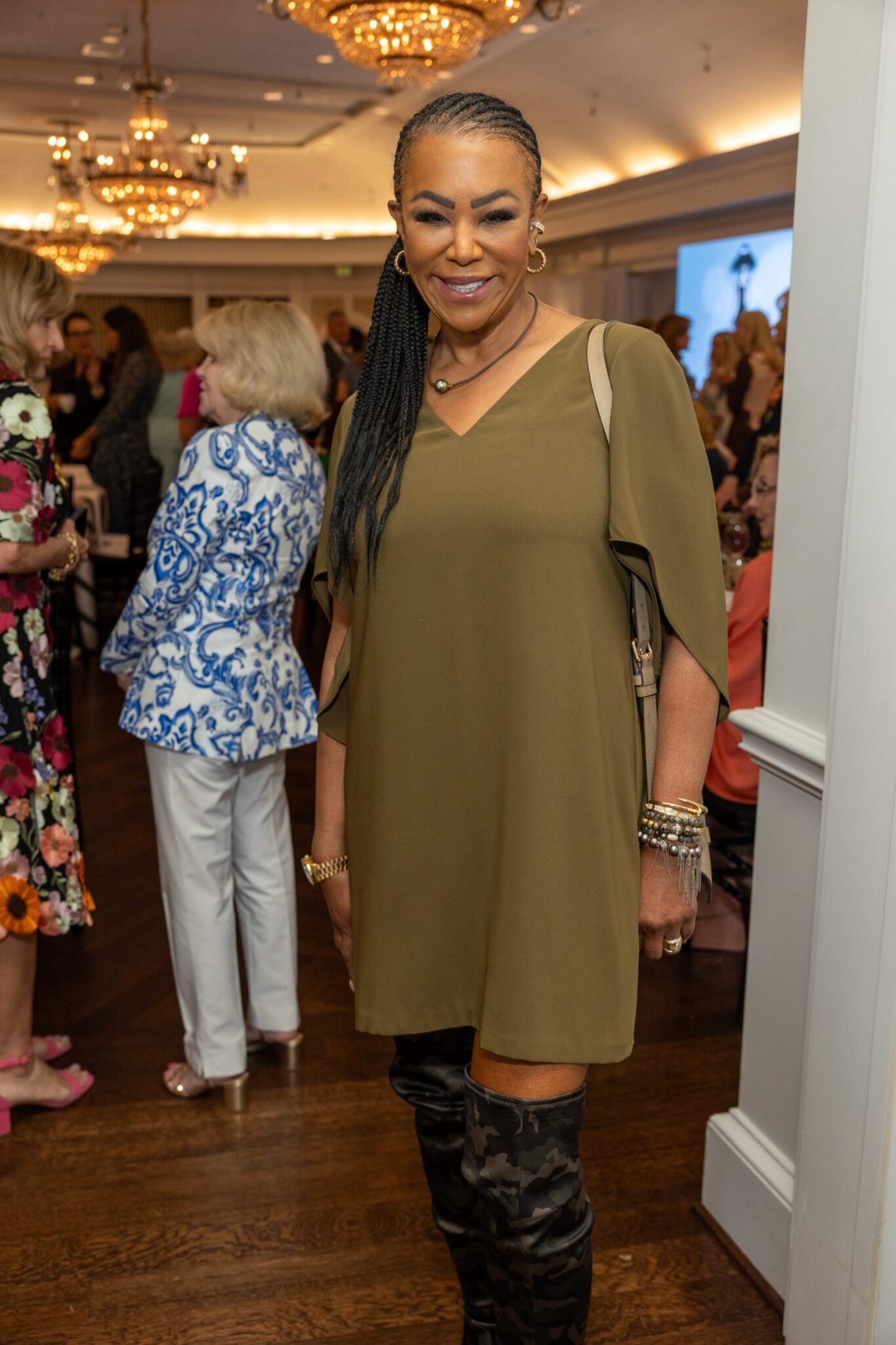 Style Setters Flock To Women’s Auxiliary’s Salvation Army Luncheon In ...