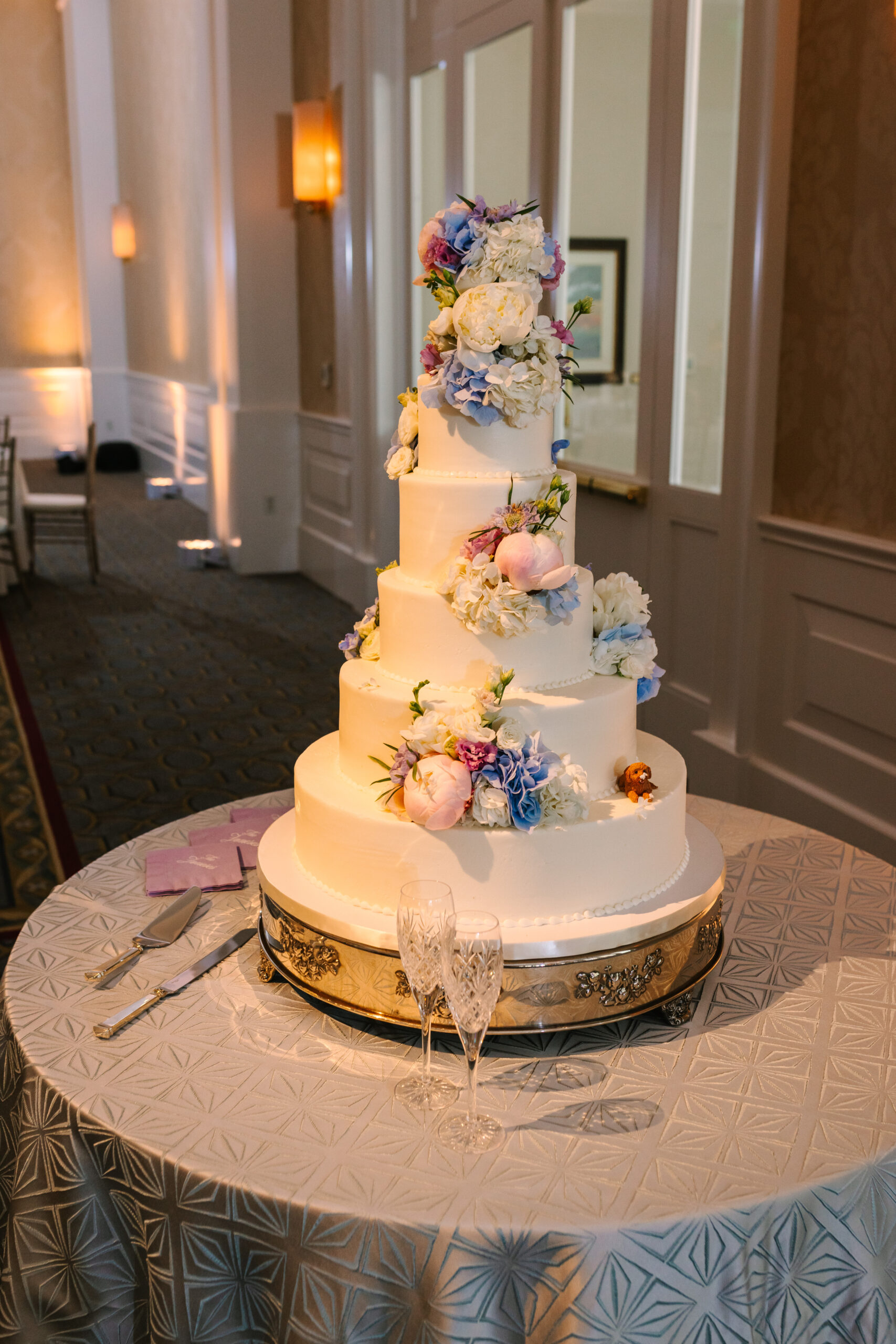 Wedding Of The Month: Love's Full Bloom At Erin Egan & Anthony Jones ...